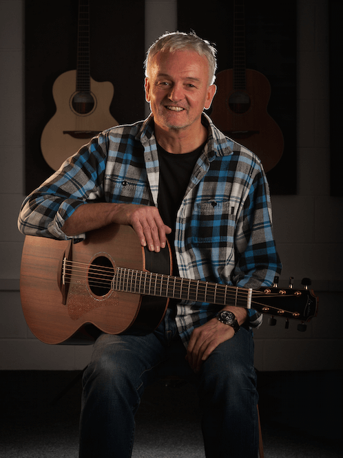 Lowden Guitars - Peghead Nation